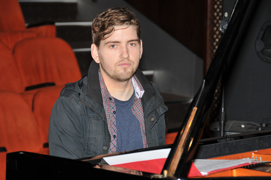 The "Pablo Held Trio" comes to Antalya and Izmir